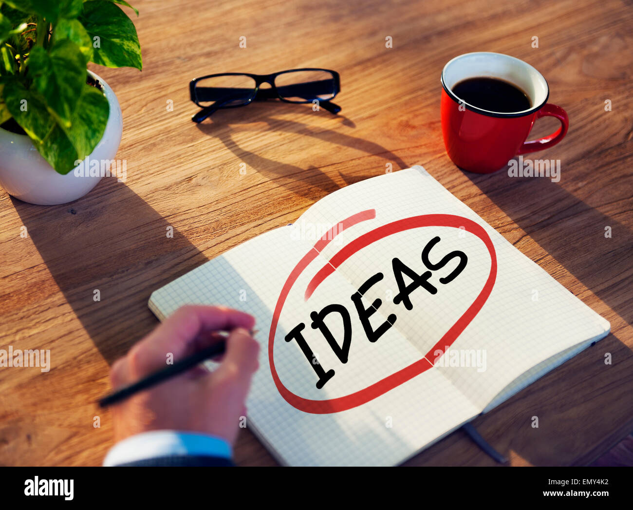 Inspirational creative thinking ideas hi-res stock photography and ...