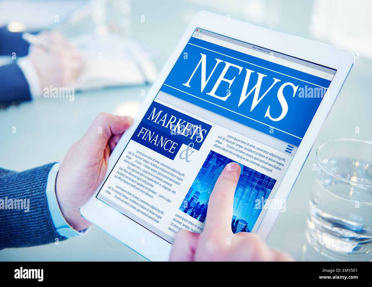 Digital news hi-res stock photography and images - Alamy