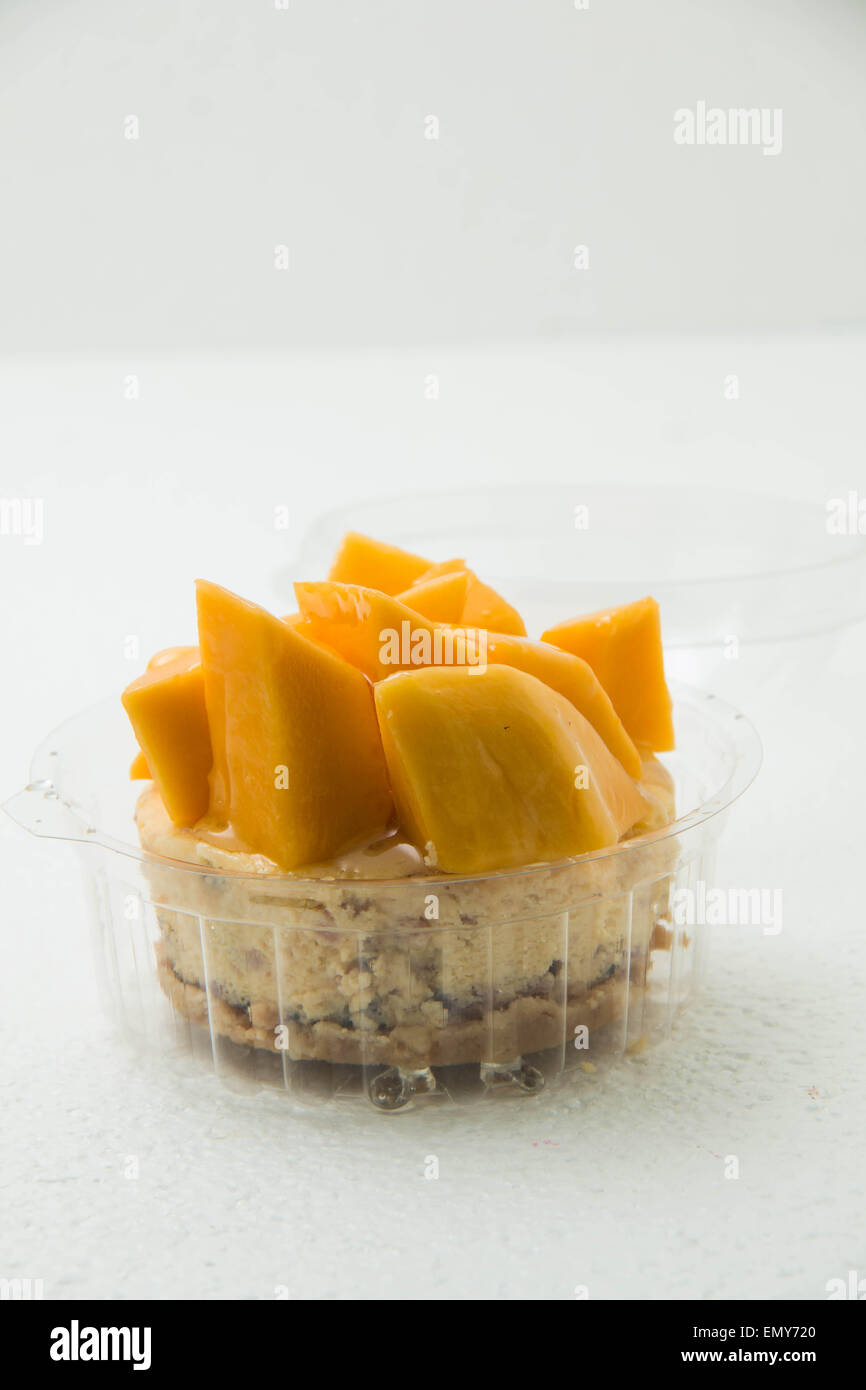 Fresh cheesecake mango fruit hi-res stock photography and images - Alamy