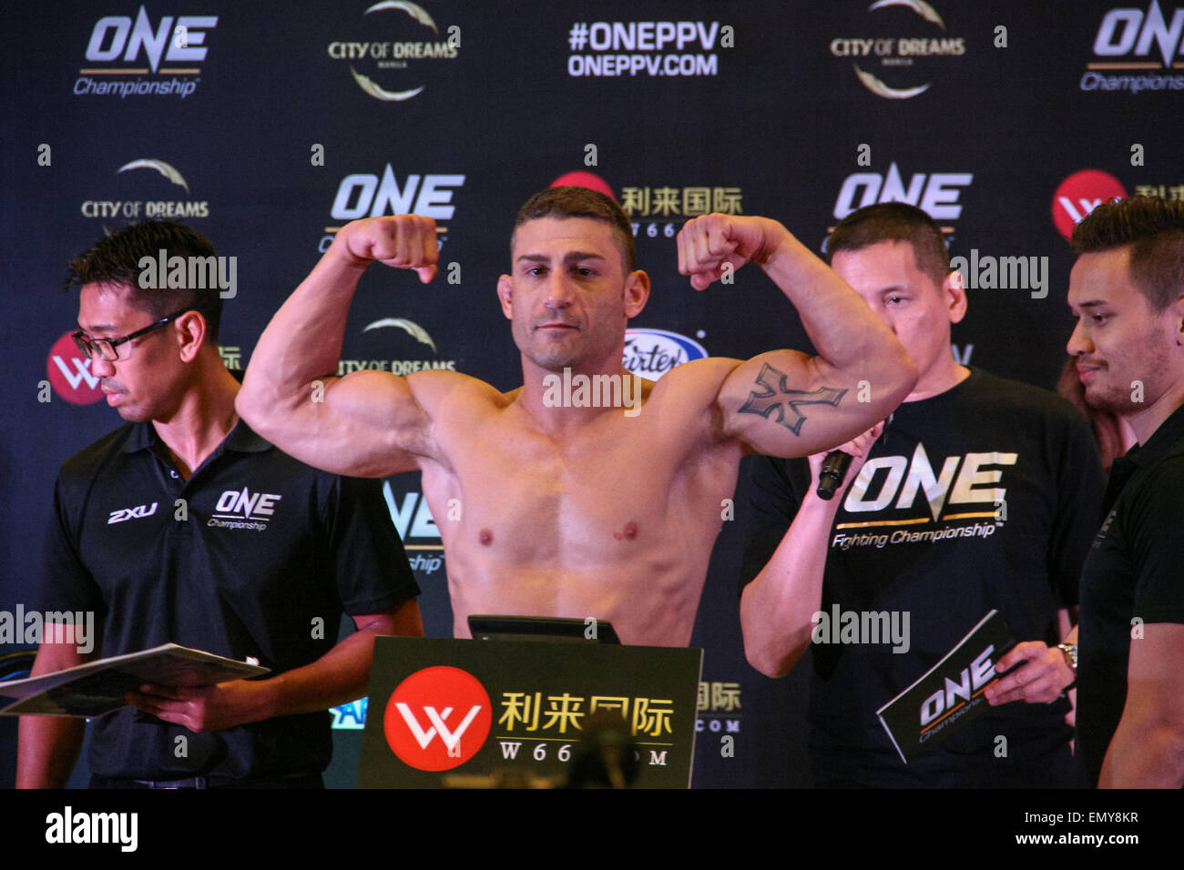 Paranaque, Philippines. 23rd Apr, 2015. Bantamweight fighter Casey ...