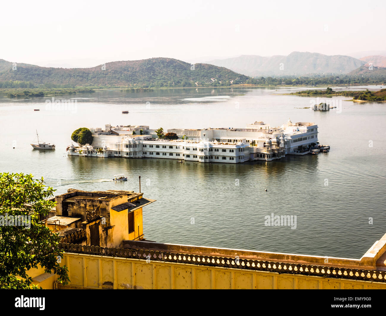 Lake palace hi-res stock photography and images - Alamy