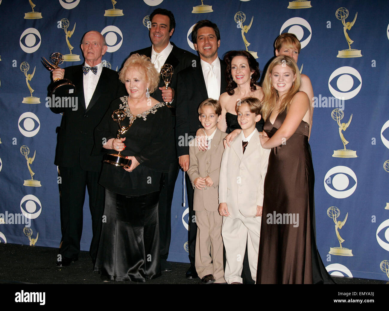 Brad garrett everybody loves raymond hi-res stock photography and ...