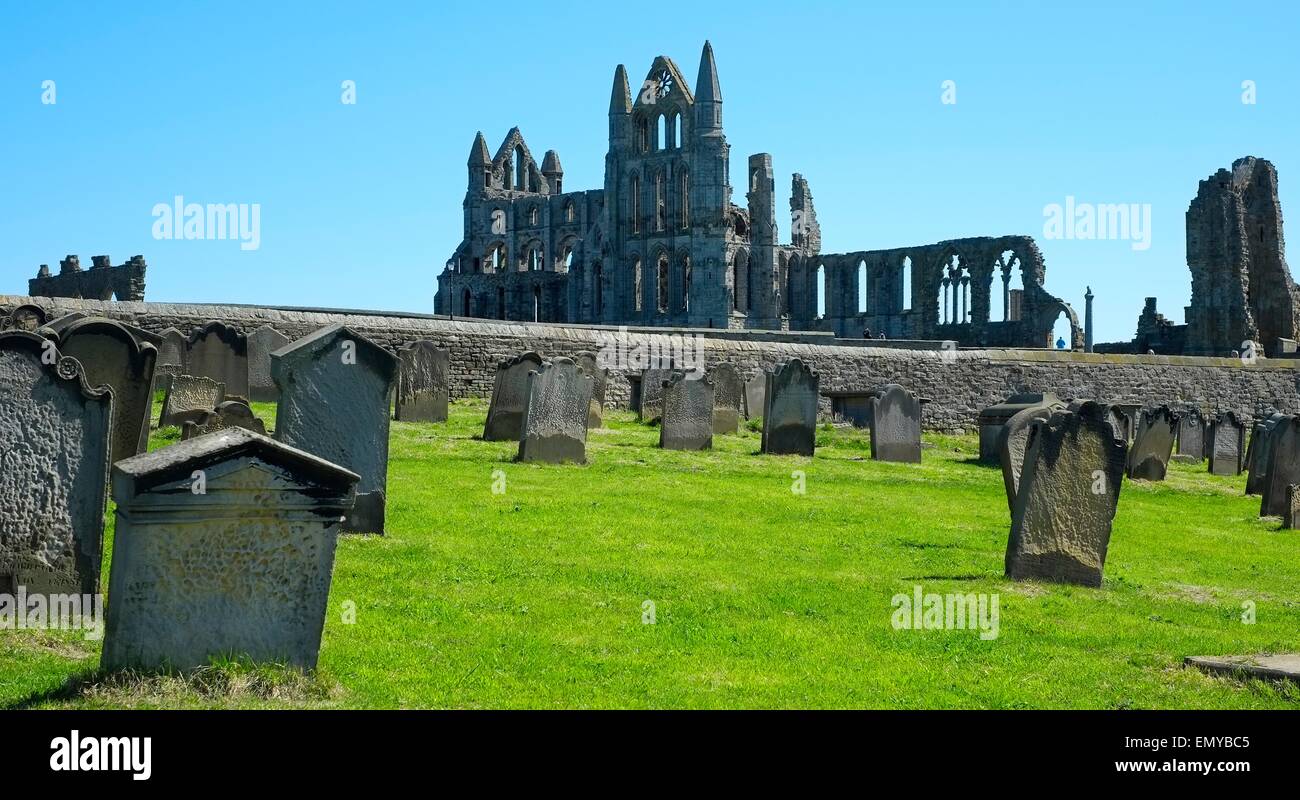 Remains of whitby abbey hi-res stock photography and images - Alamy