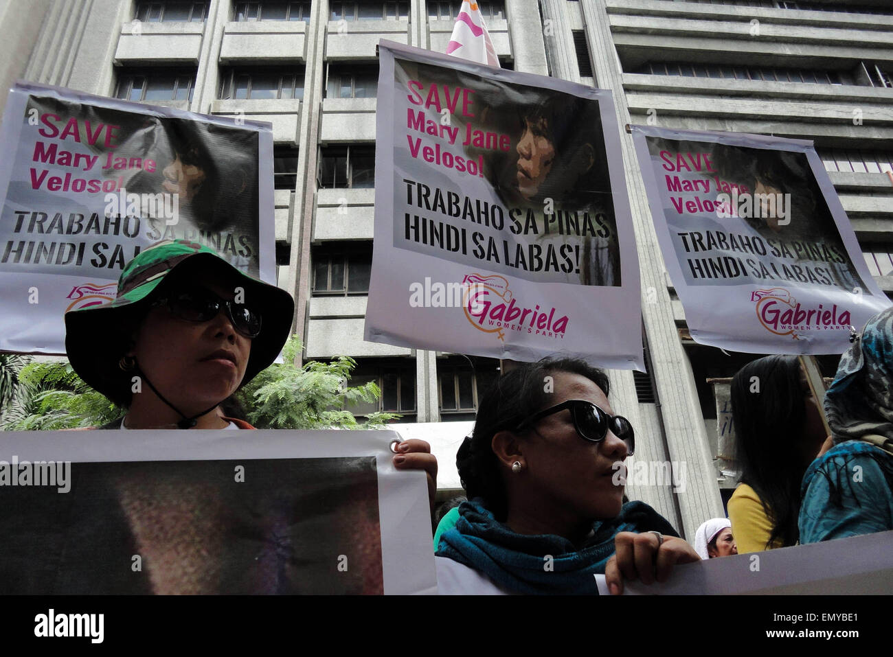 Makati City, Philippines. 24th Apr, 2015. Filipino activists hold ...