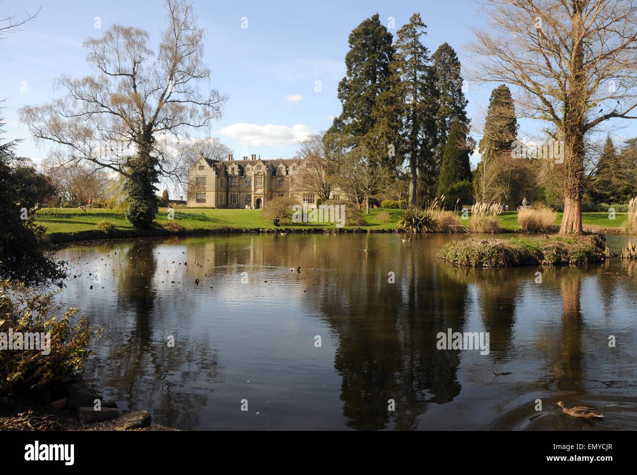 Wakehurst place hi-res stock photography and images - Alamy