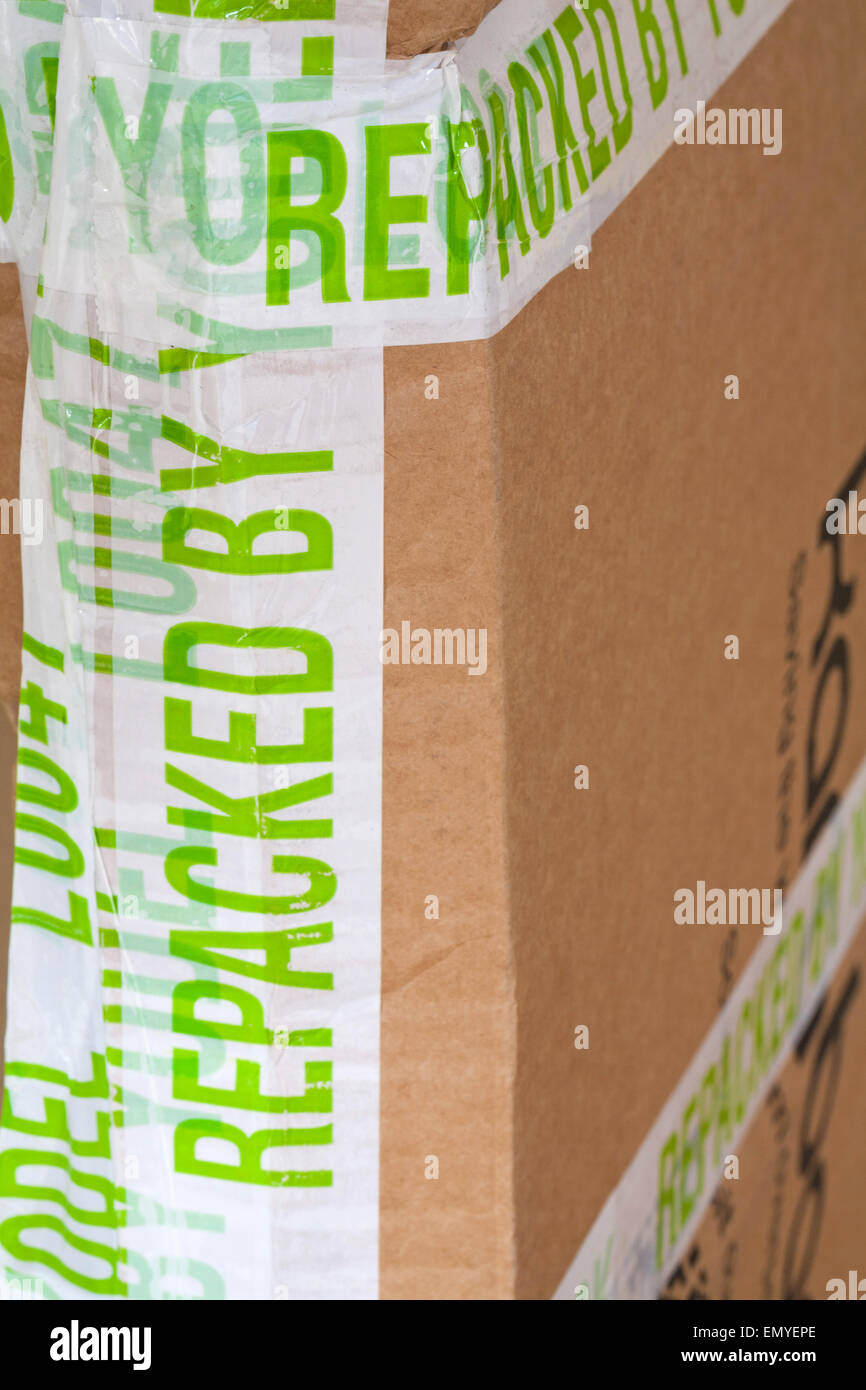Damaged Parcel Stock Photos & Damaged Parcel Stock Images - Alamy