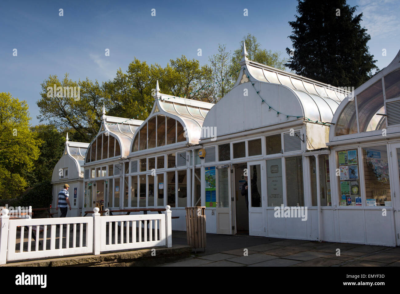 Pavilion cafe hi-res stock photography and images - Alamy