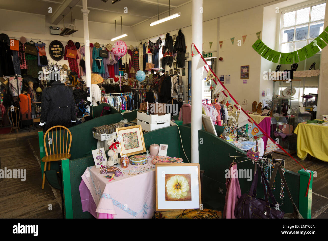 Clothes stall market uk hi-res stock photography and images - Alamy