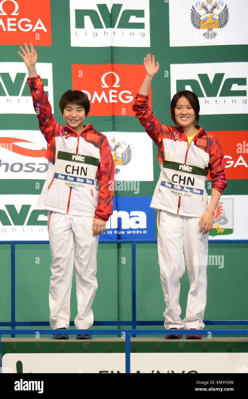 Kazan, Russia. 24th Apr, 2015. Chen Ruolin (R) and Liu Huixia of China ...