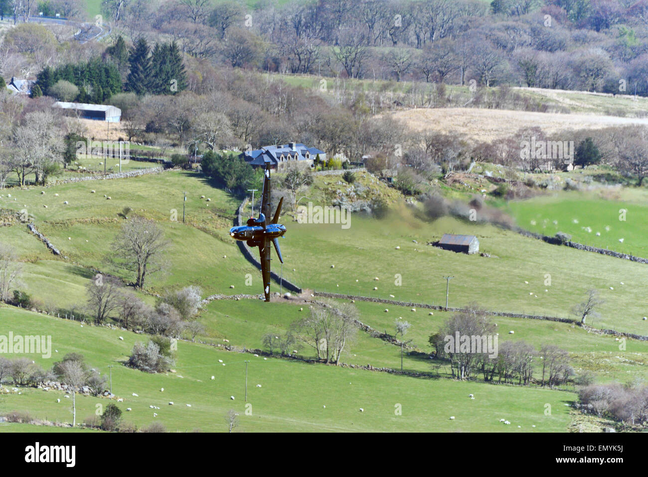 Mach Loop cad mid wales Machynlleth UK Hawk T2 Fast jet trainer low ...
