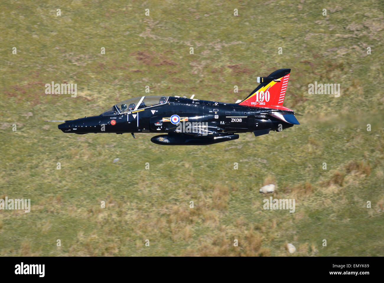 Mach Loop cad mid wales Machynlleth UK Hawk T2 Fast jet trainer low ...