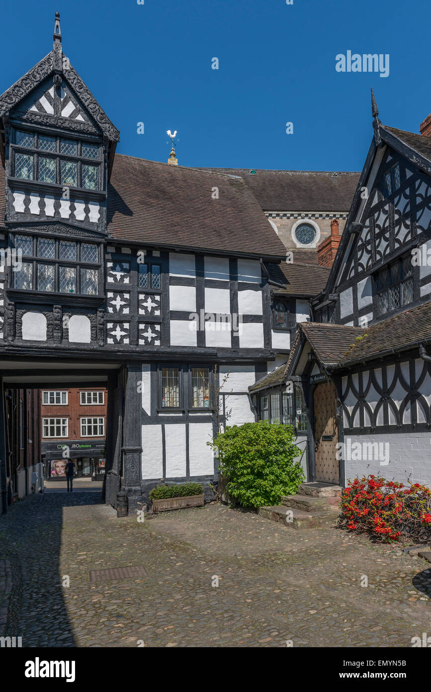 Council House Gatehouse and Gateway, Shrewsbury. Shropshire. England ...