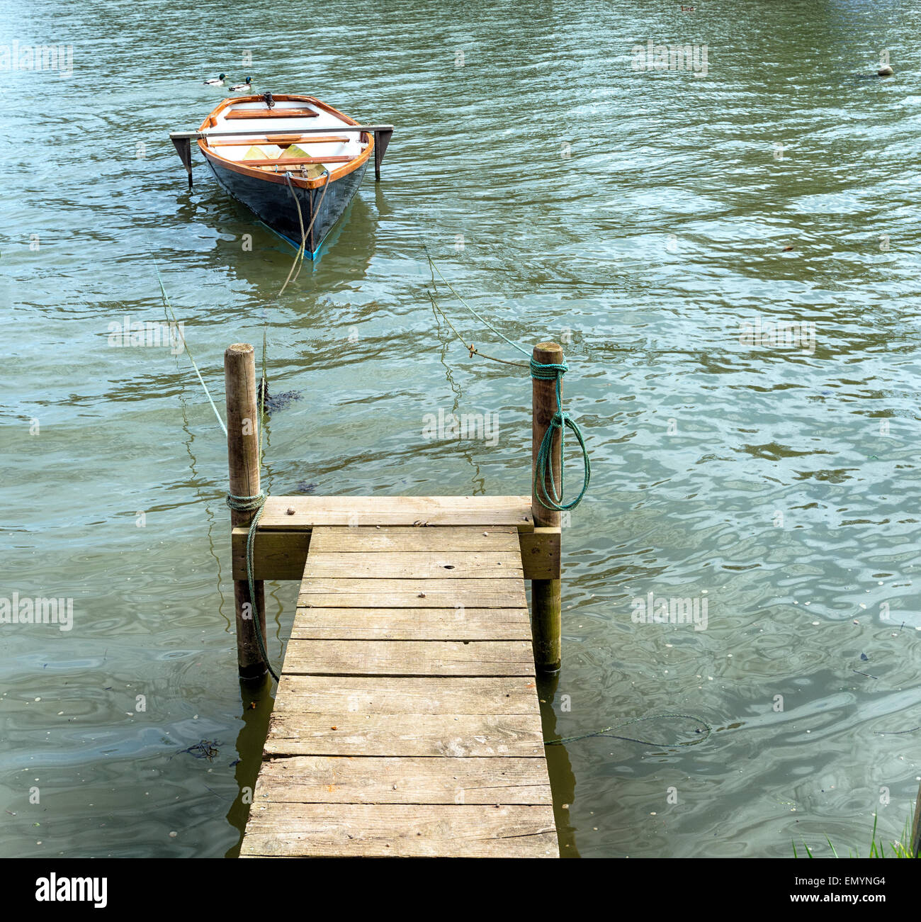 Boat at a jetty hi-res stock photography and images - Alamy