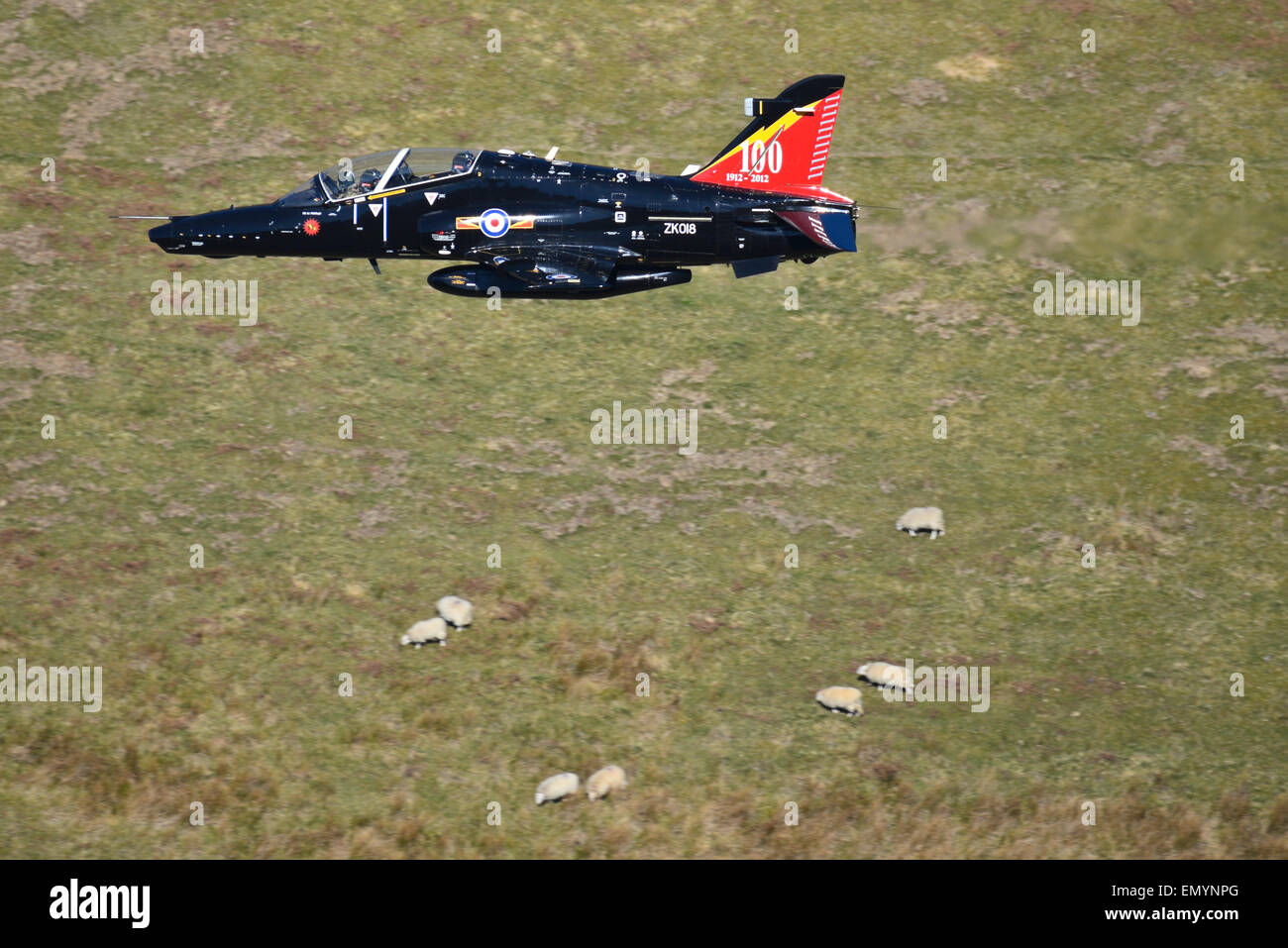 Mach Loop cad mid wales Machynlleth UK Hawk T2 Fast jet trainer low ...