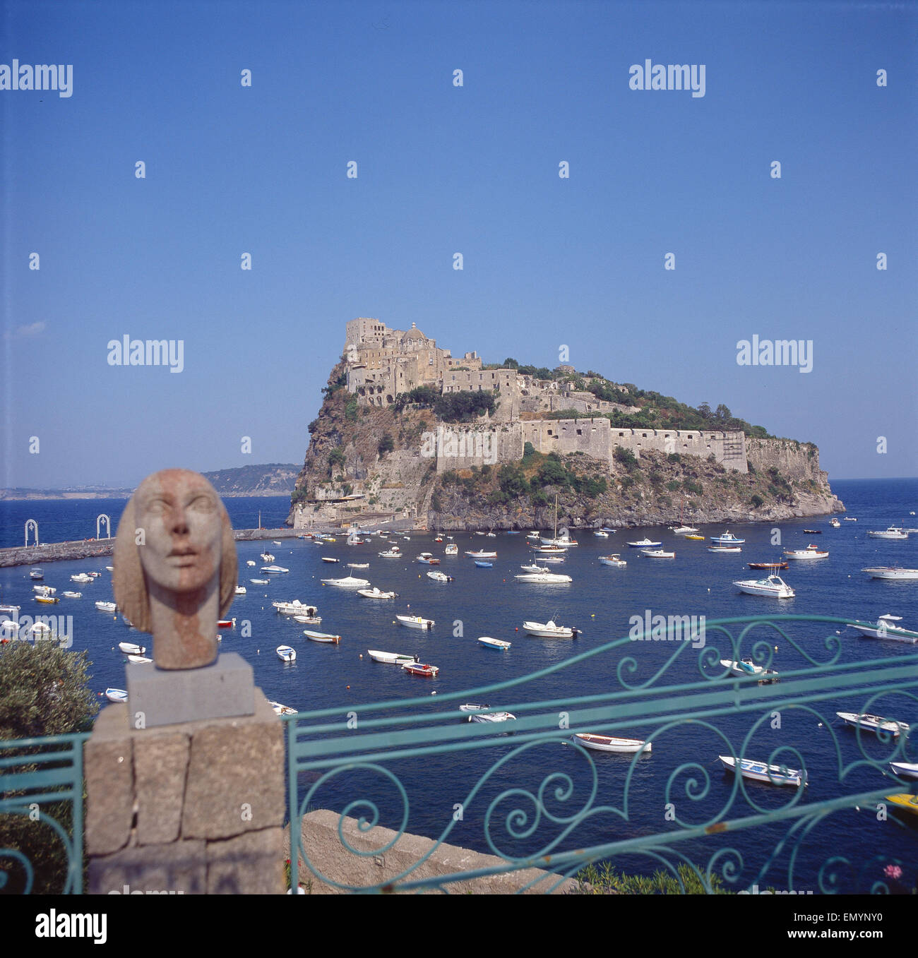 Italien, Insel Ischia, Ischia Ponte, Castello Aragonese Stock Photo - Alamy