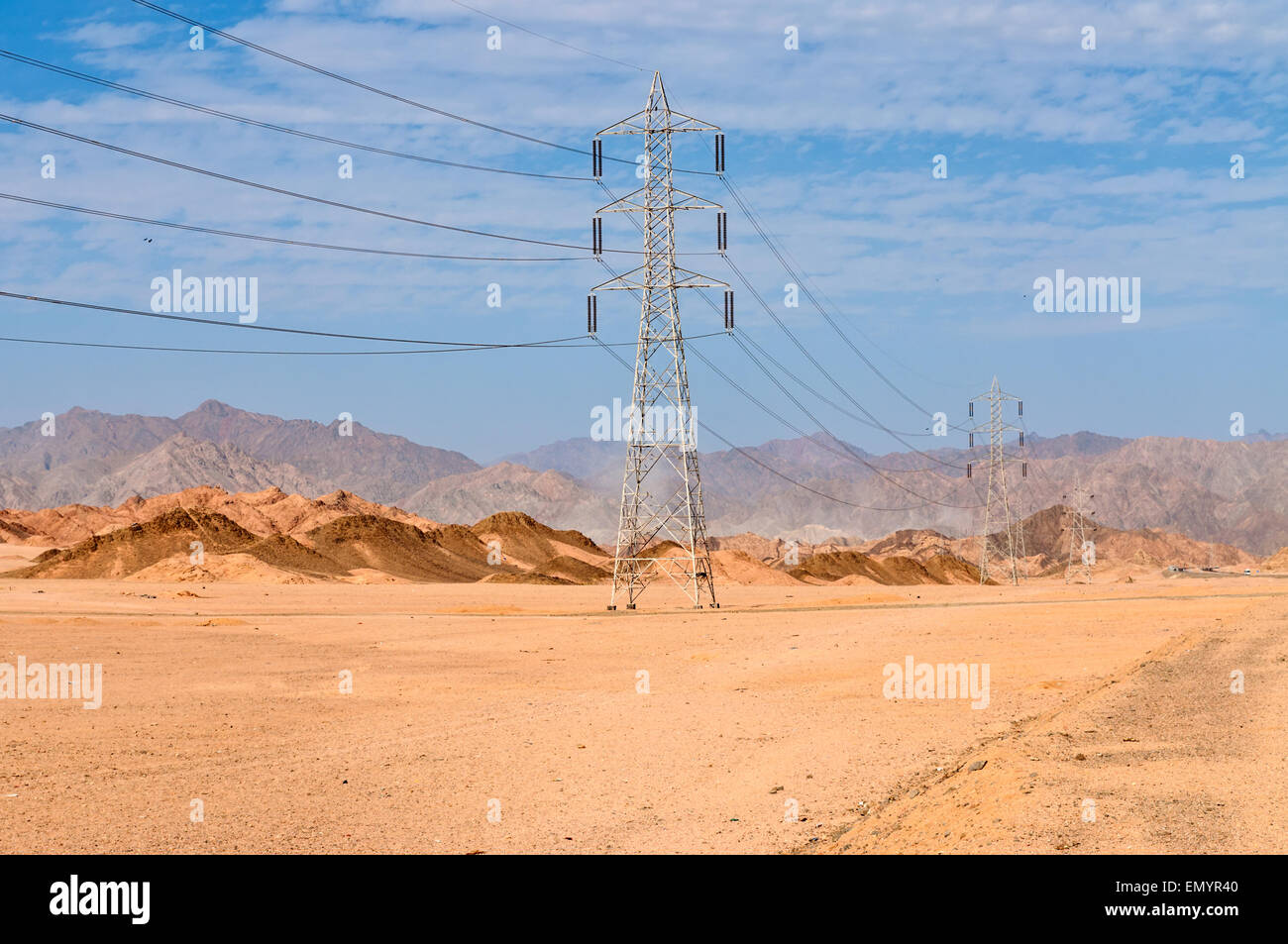 Desert power line and electricity pylons Stock Photo - Alamy