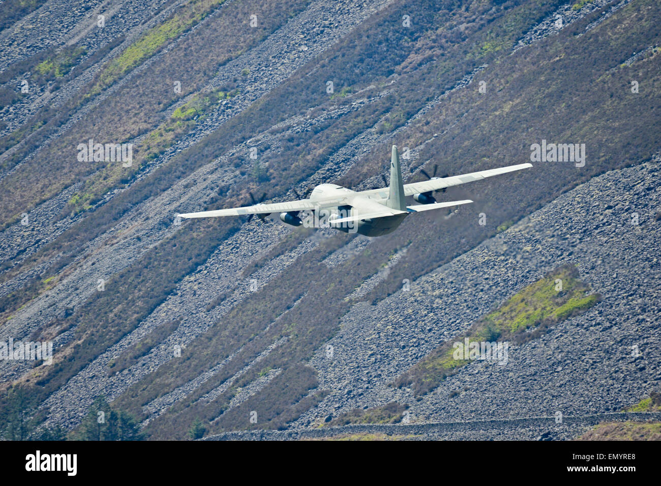 Mach Loop cad mid wales Machynlleth low flying hercules C130 mountains ...