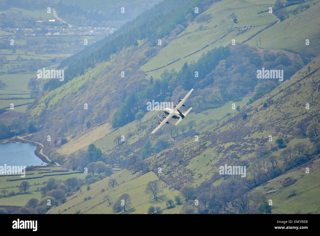 Mach Loop cad mid wales Machynlleth low flying hercules C130 mountains ...