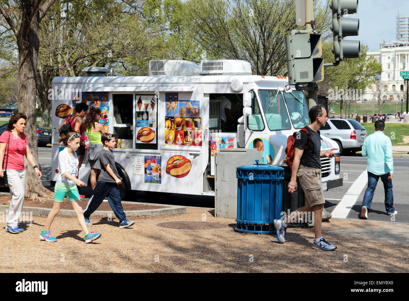 Ice cream vendor hi-res stock photography and images - Alamy