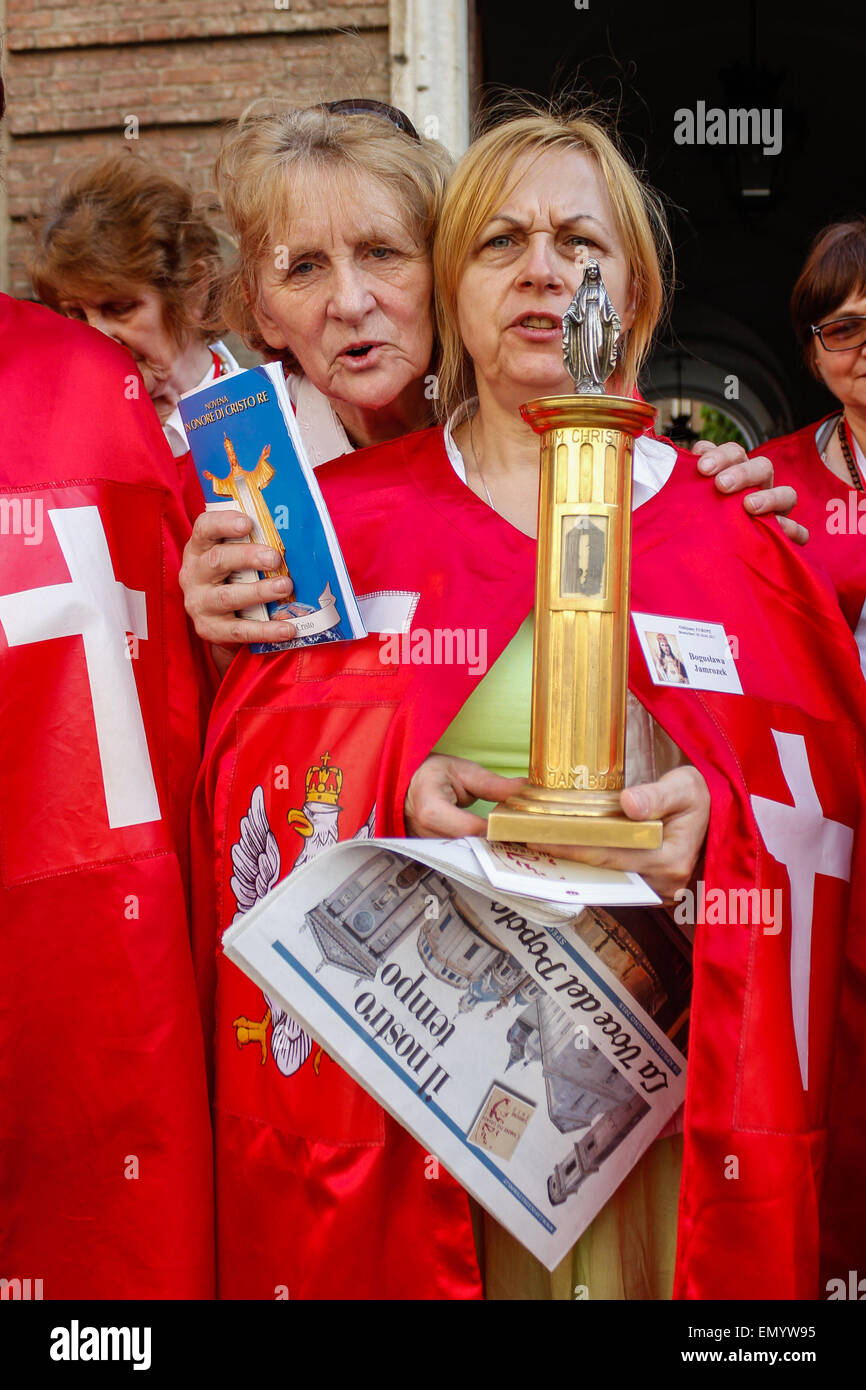 Torino, Italy. 24th Apr, 2015. A hundred faithful Poles, Cavalry of ...