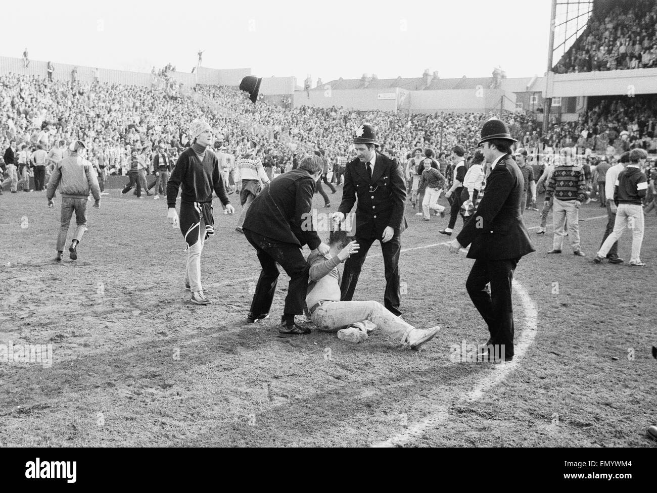 Police arrest fan hi-res stock photography and images - Alamy