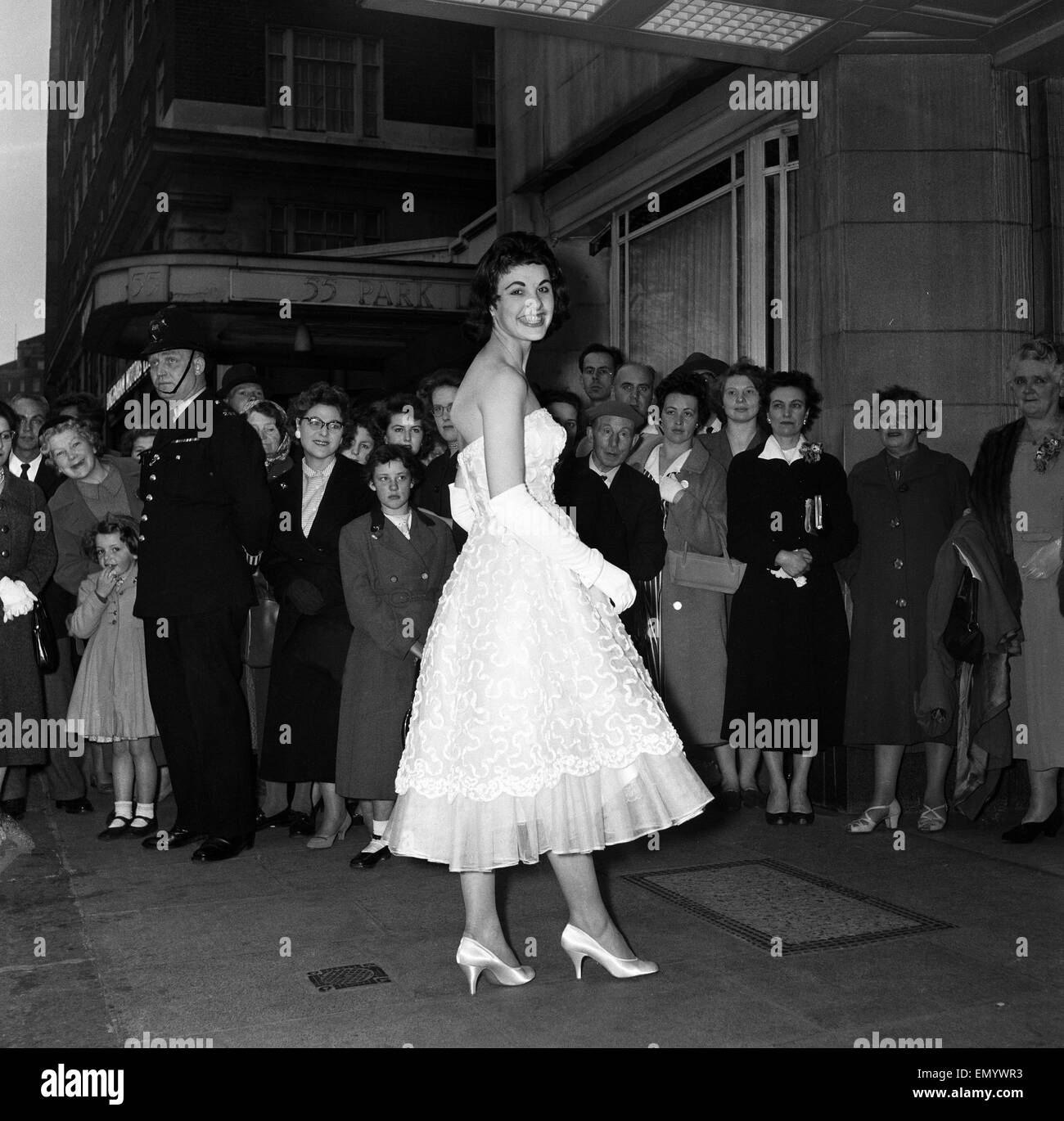Daily Mirror Debutants Ball 1958 at the Dorchester Hotel in London, 7th ...