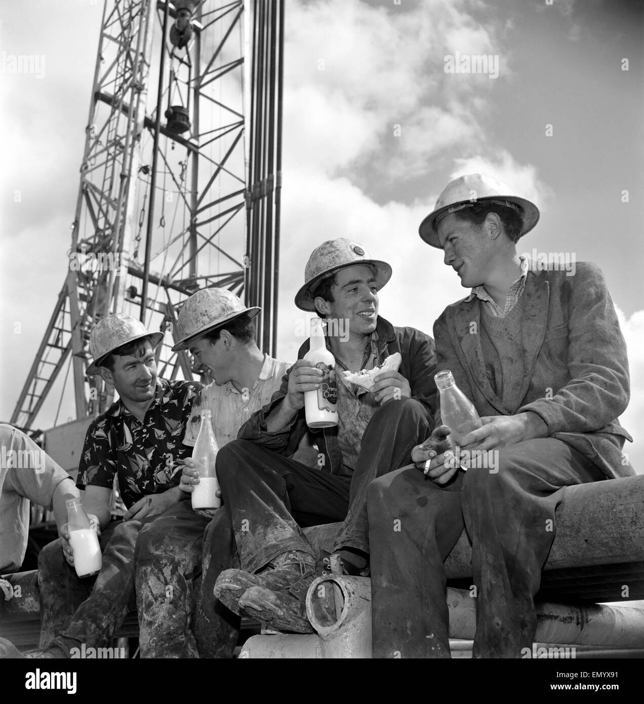 Workers drilling oil Black and White Stock Photos & Images - Alamy