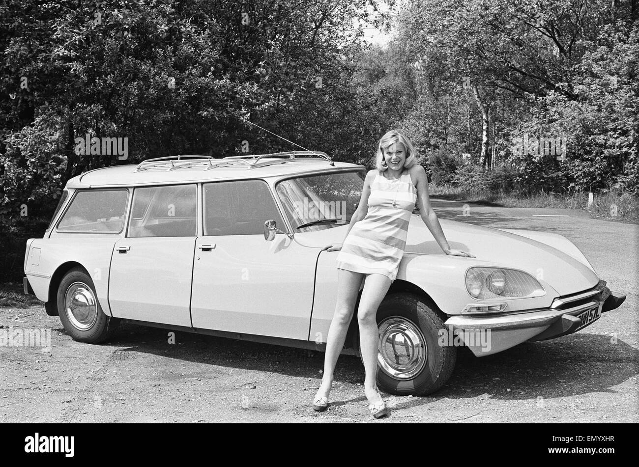 Reveille model jan burdette seen hi-res stock photography and images ...