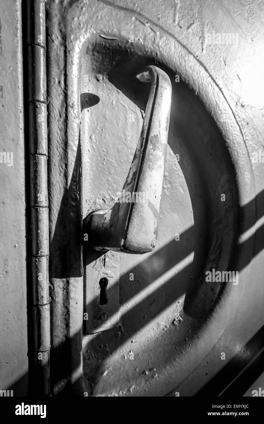 Open train door handle hi-res stock photography and images - Alamy