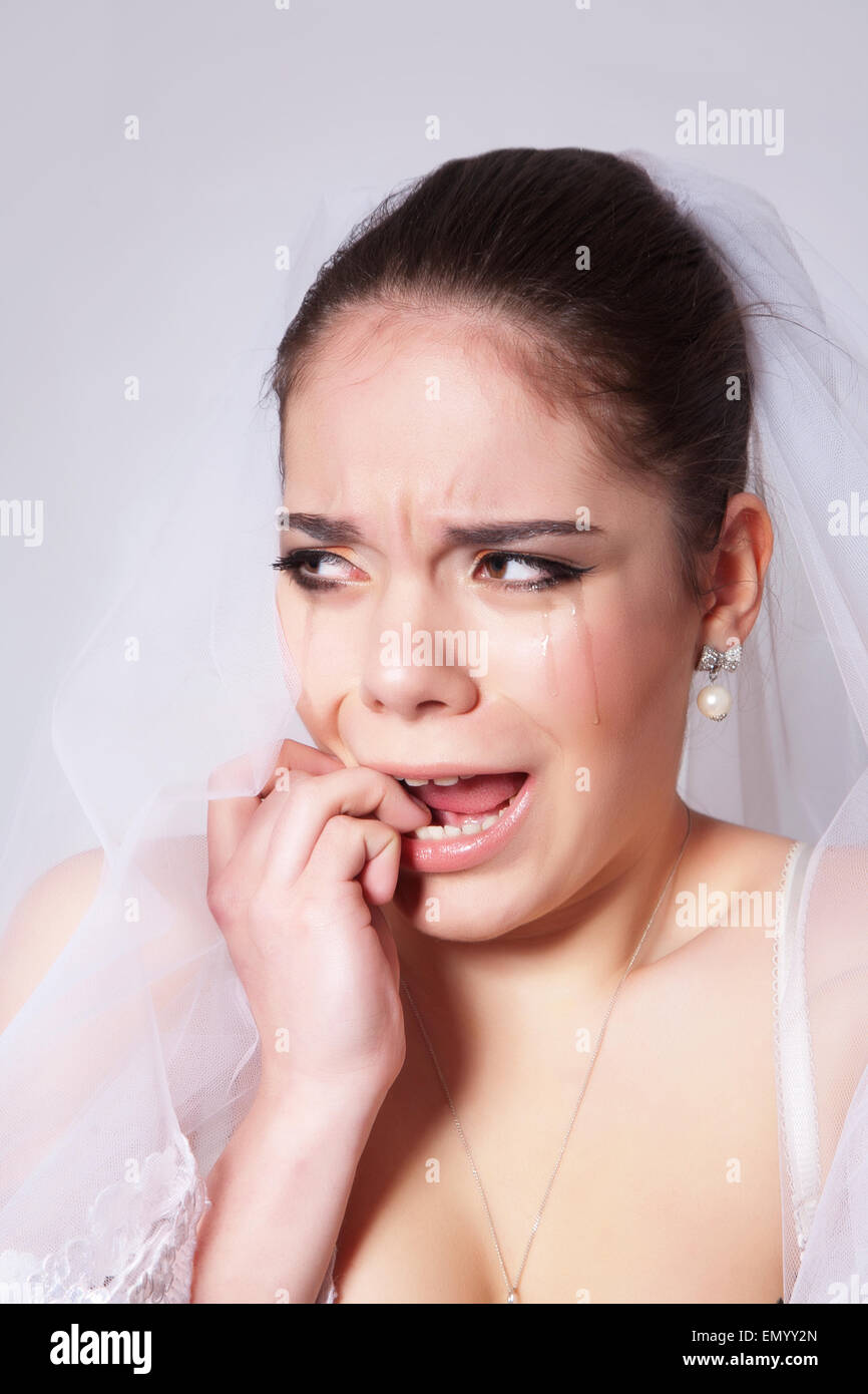 Crying bride hi-res stock photography and images - Alamy