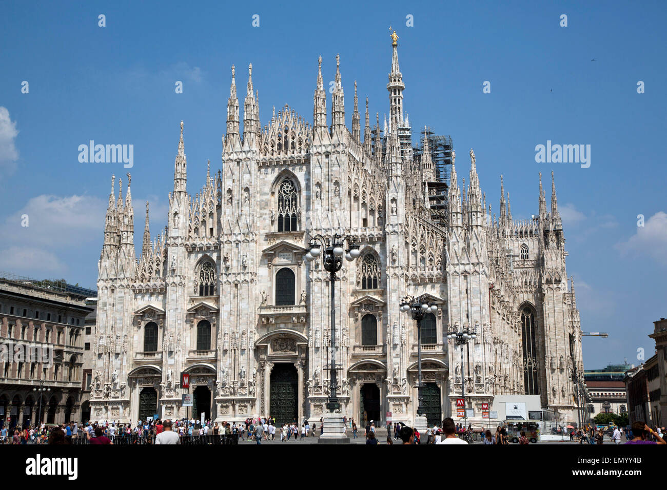 Daily life milan italy hi-res stock photography and images - Alamy