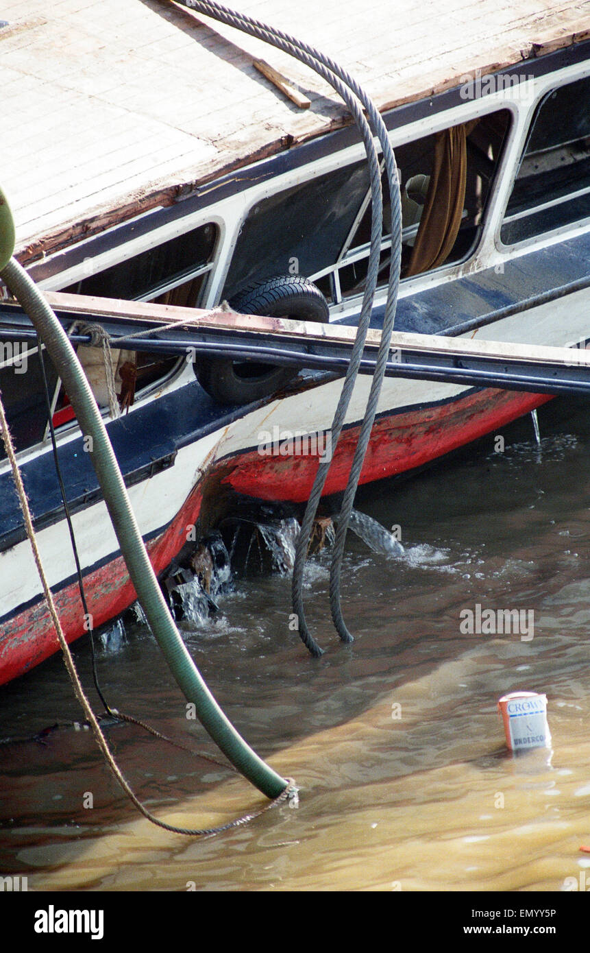 The pleasure boat Marchioness sank after being hit by the dredger ...