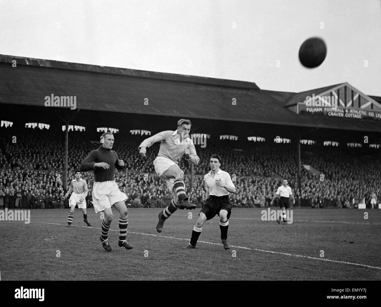 Don revie stand hi-res stock photography and images - Alamy