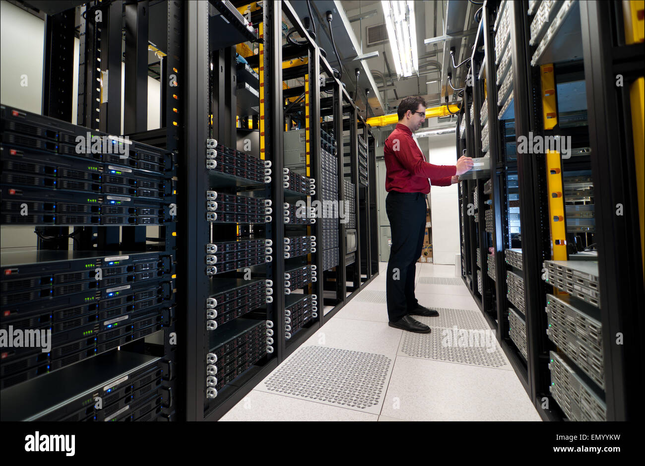 File server hi-res stock photography and images - Alamy