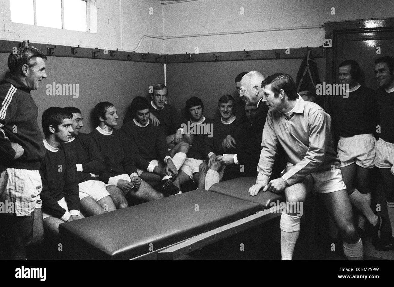 The Bristol Rovers football team have a chat with manager Bill Dodgin ...