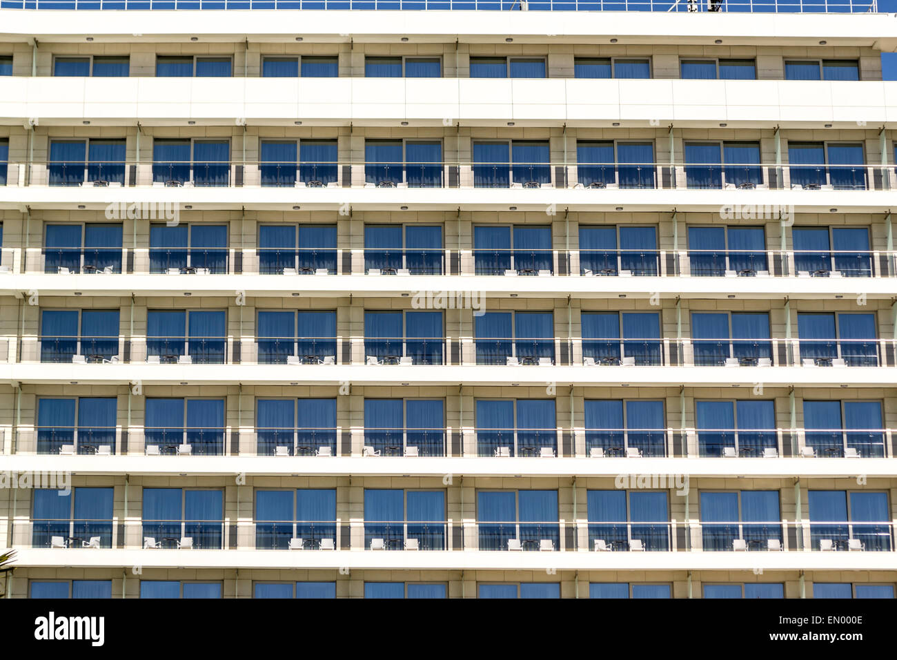 Repeating pattern of windows hi-res stock photography and images - Alamy