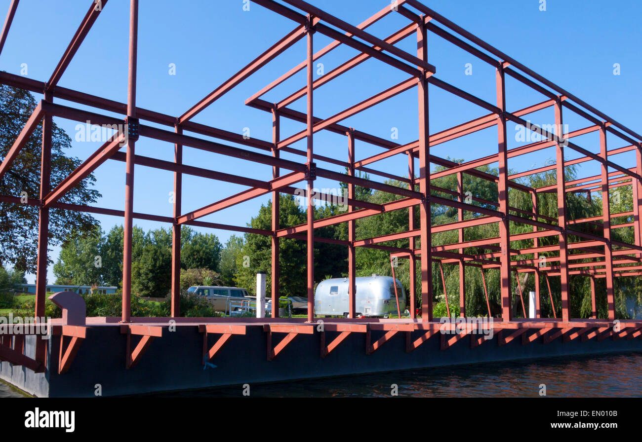 Houseboat under construction Stock Photo - Alamy