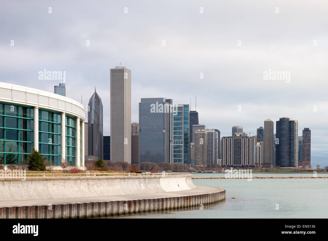 Chicago Skyline on a cloudy spring morning with the Shedd Aquarium in ...