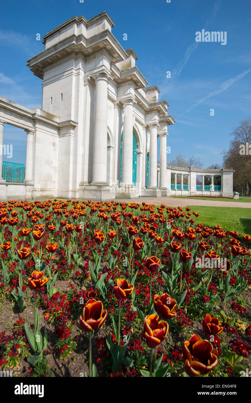 War memorial and spring flowers hi-res stock photography and images - Alamy