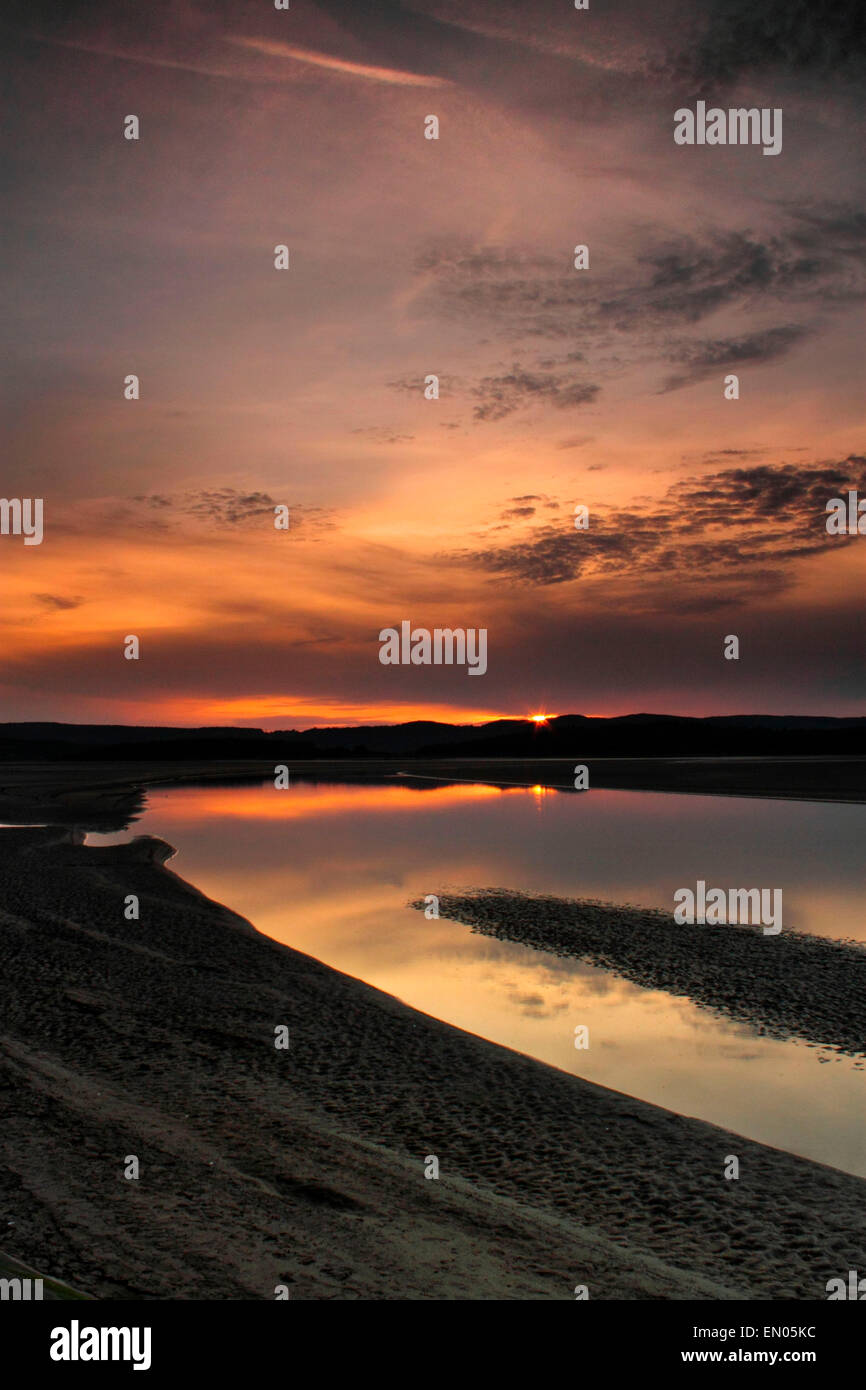 Sunset over Sandside, Kent Estuary, Cumbria Stock Photo - Alamy