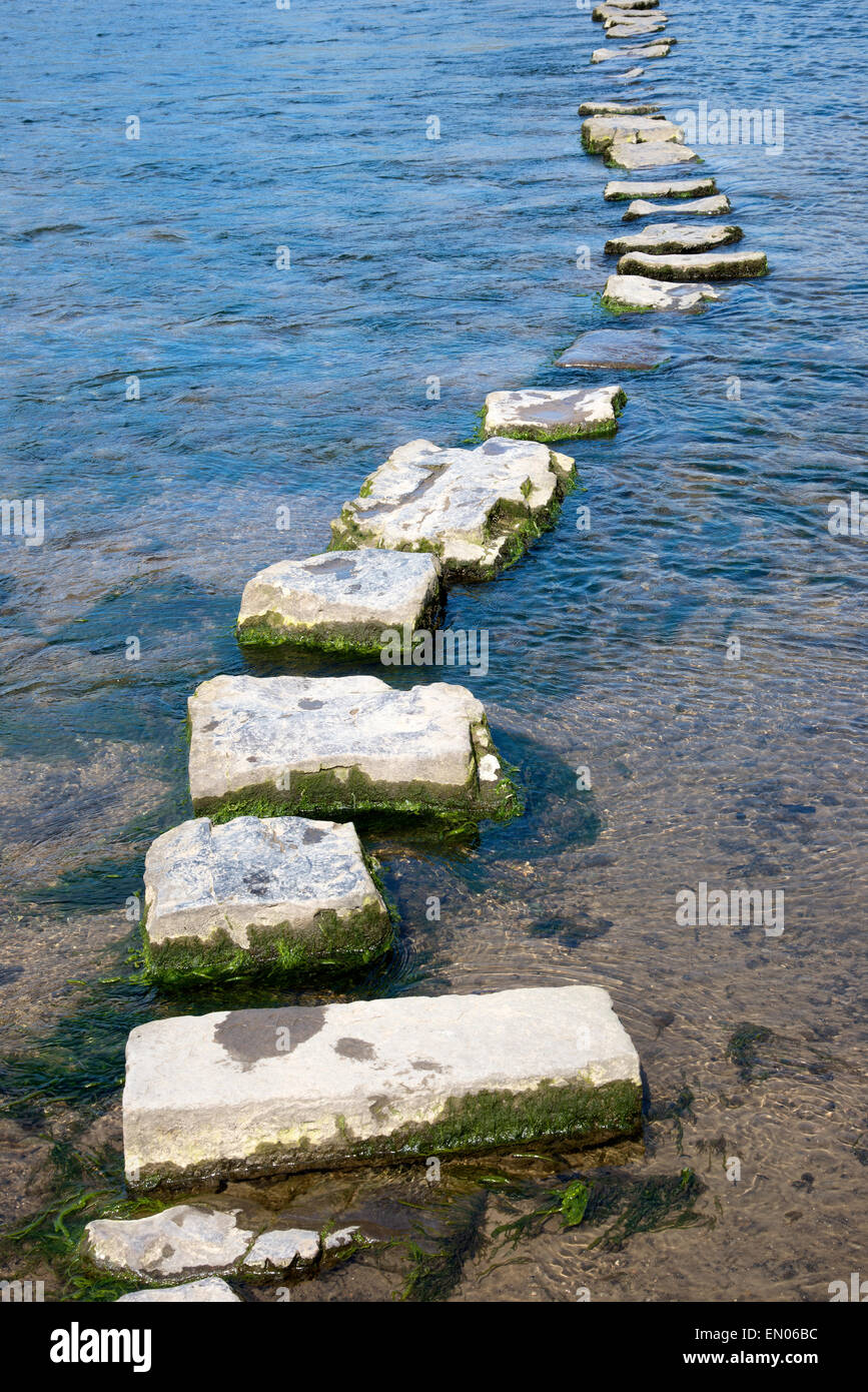 Stepping stones crossing hi-res stock photography and images - Alamy