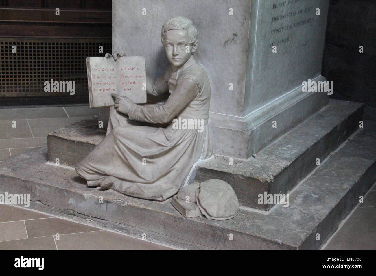 Manchester cathedral interior hi-res stock photography and images - Alamy