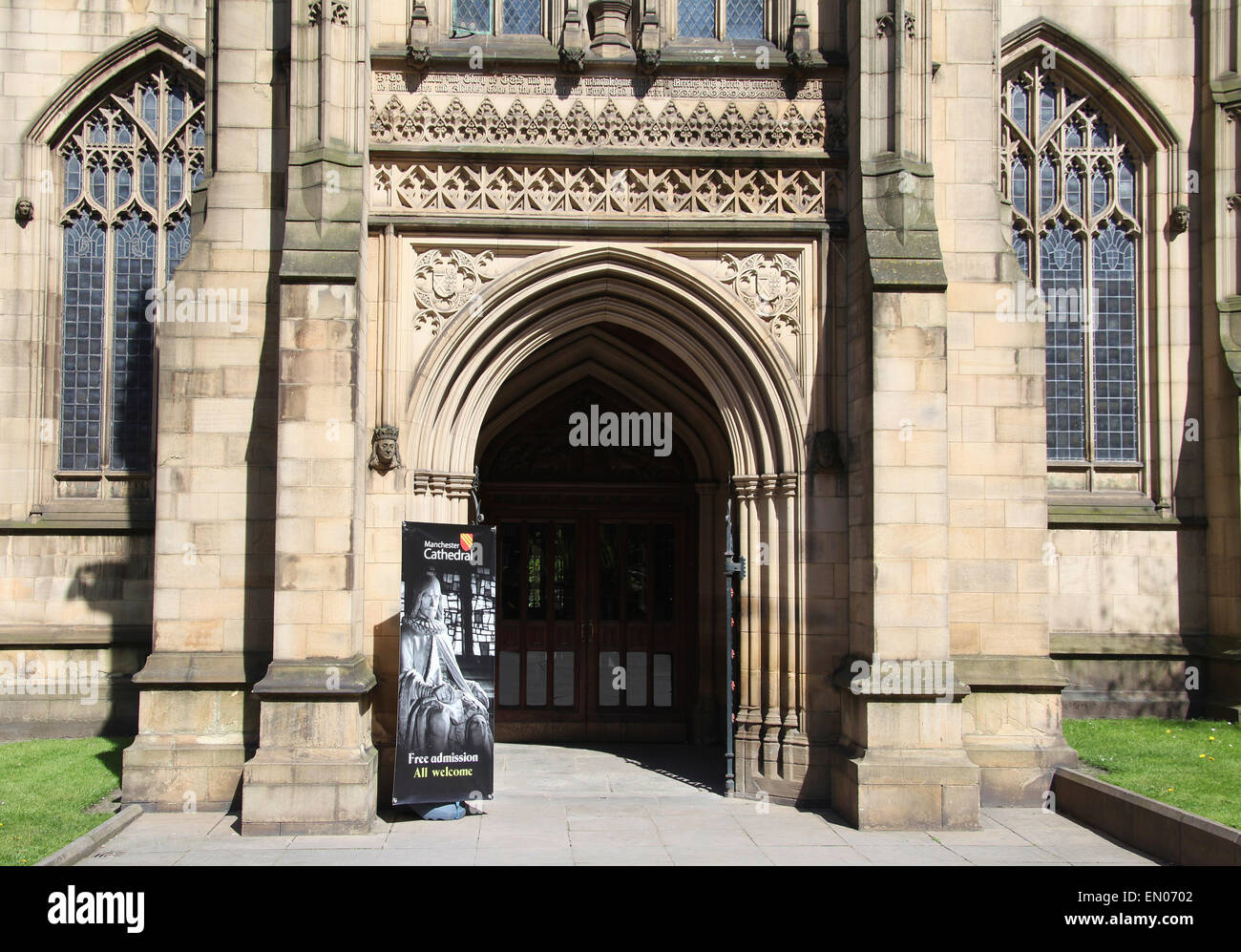 Main entrance to Manchester Cathedral Stock Photo - Alamy