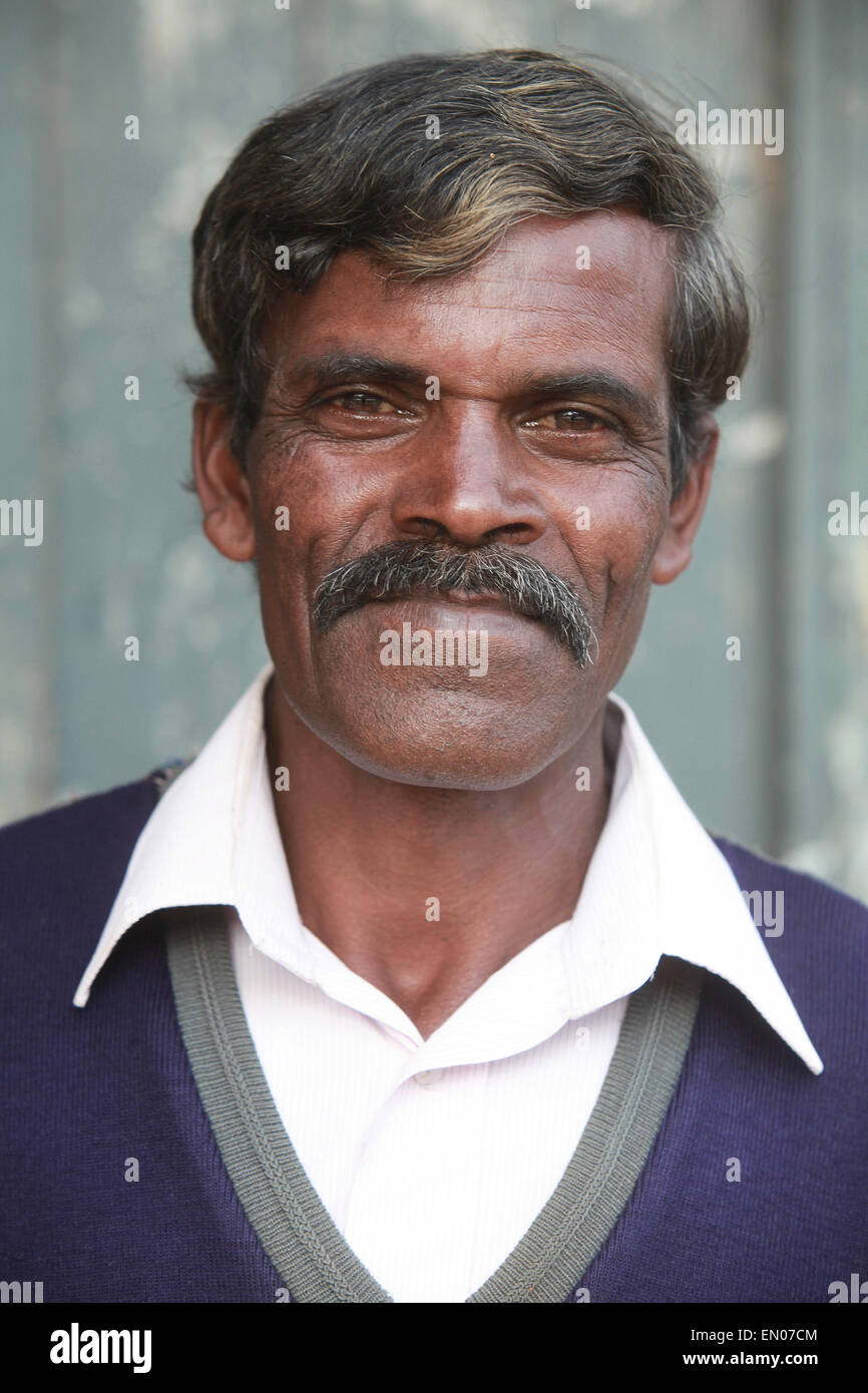 Sri Lankan - sinhalese men in Nuwara Eliya Stock Photo - Alamy