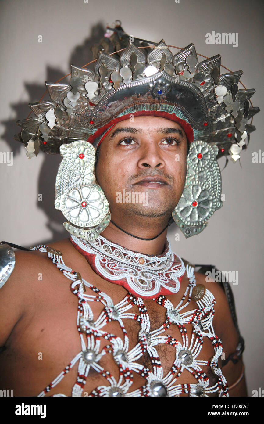 Kandy,Sri Lanka: Kandyan dance show Stock Photo - Alamy