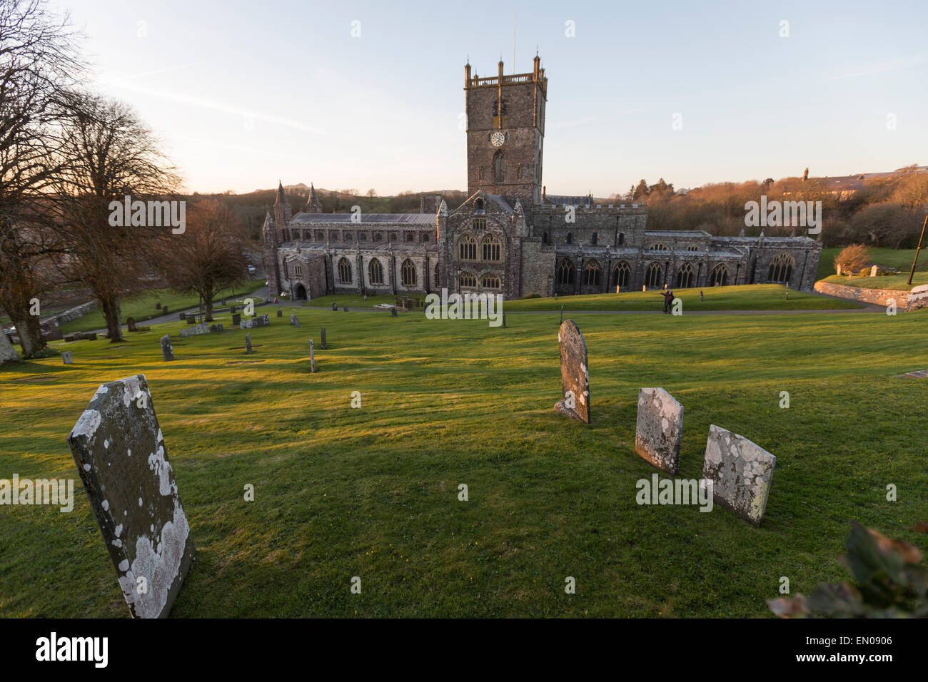 St David's Cathedral at sunset with the graveyard Stock Photo - Alamy