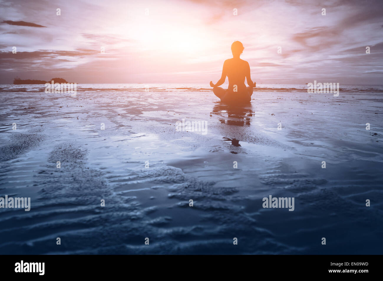 Silent and meditation hi-res stock photography and images - Alamy