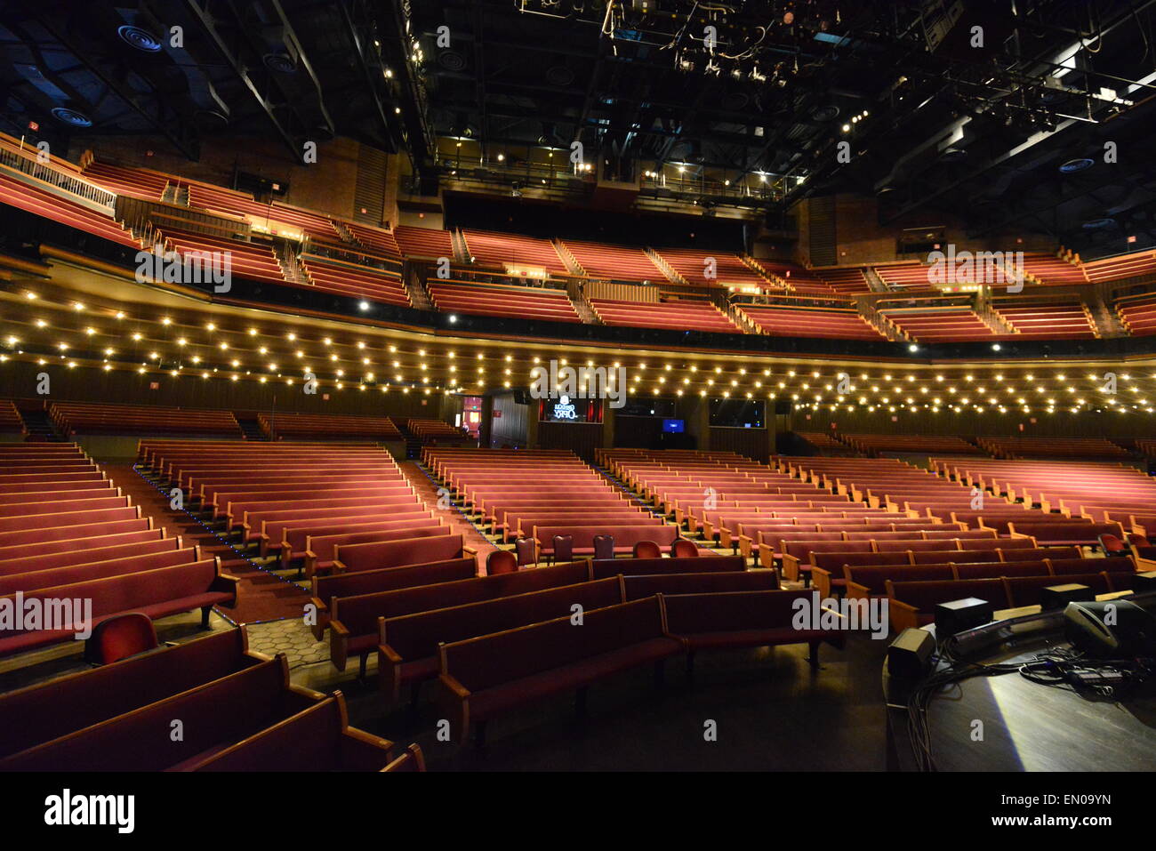 Grand ole opry house hi-res stock photography and images - Alamy