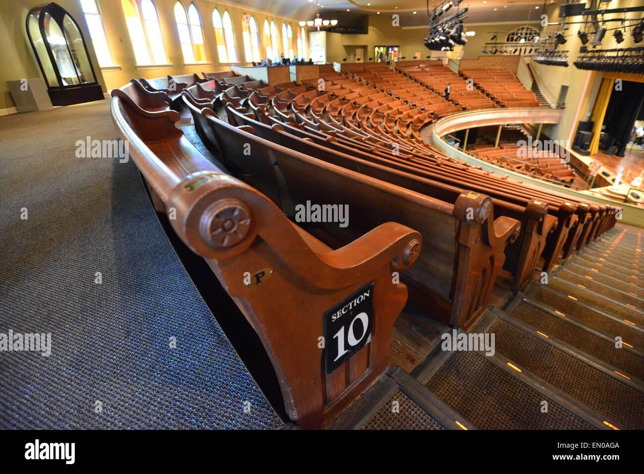 Tennessee nashville ryman auditorium stage hi-res stock photography and ...