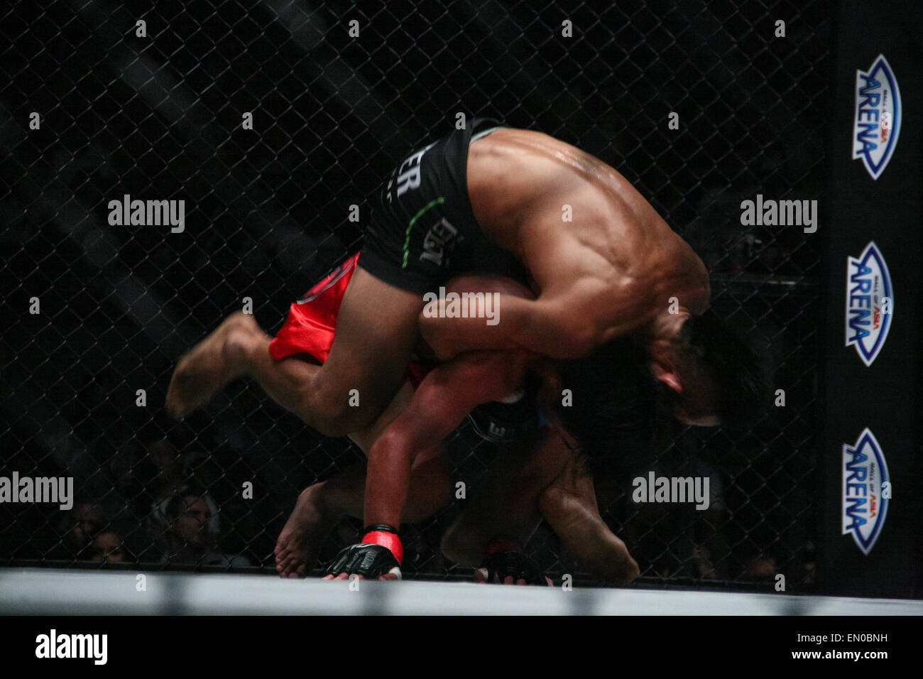 Mma fighter black eye hi-res stock photography and images - Alamy